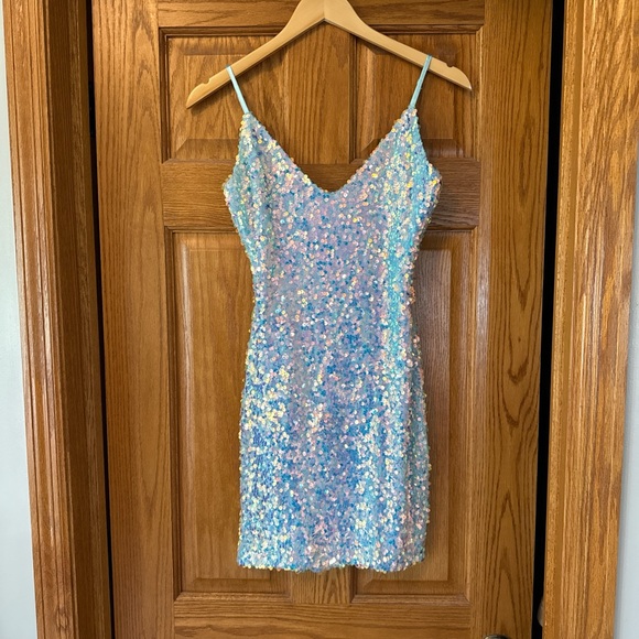 Windsor | Dresses | Windsor Iridescent Sequin Mini Dress | Poshmark